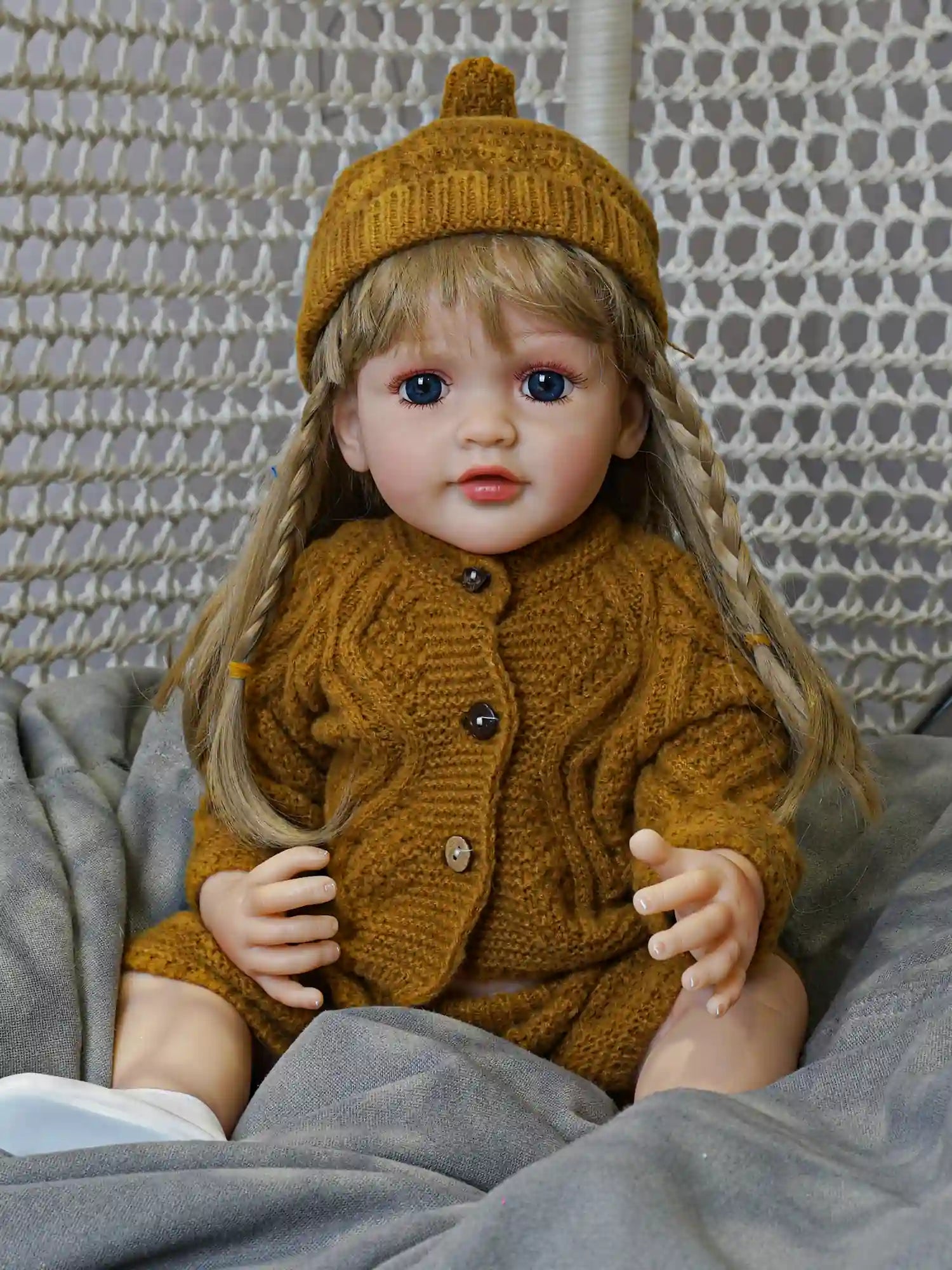 Charming Lifelike Reborn Doll - Perfect Playmate for All Ages